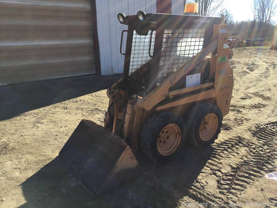 SOLD - Case 1818 Construction with 2,264 Hrs | Tractor Zoom