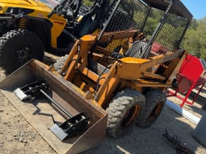 SOLD - Case 1830 Lot No. 686 Construction with 1,909 Hrs | Tractor Zoom