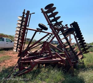 SOLD - Case 490 double off-set disk Tillage with 30 ft | Tractor Zoom