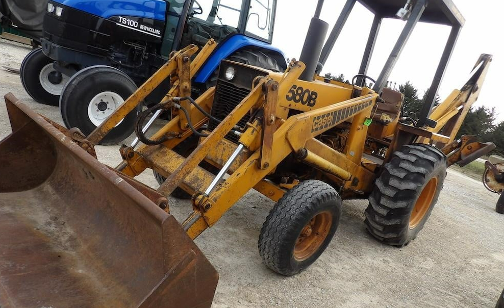 SOLD - Case 580B Construction with 4,175 Hrs | Tractor Zoom