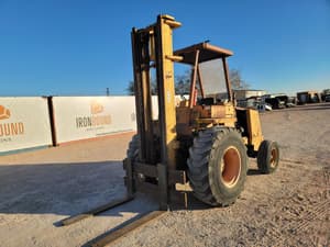 SOLD - CASE 585E Rough Terrain Forklift Construction with --- Hrs ...