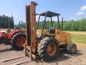 SOLD - Case 586E Lot No. 453 Construction with 3,019 Hrs | Tractor Zoom
