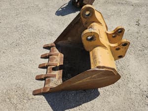 SOLD - Case Bucket Stock No. A625 Construction | Tractor Zoom
