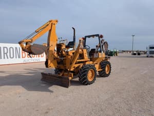 SOLD - Case 860 Lot No. 210 Construction with 1,087 Hrs | Tractor Zoom