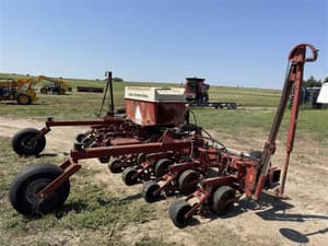 SOLD - Case IH 950 Lot No. 20 Planting with 8 Rows | Tractor Zoom