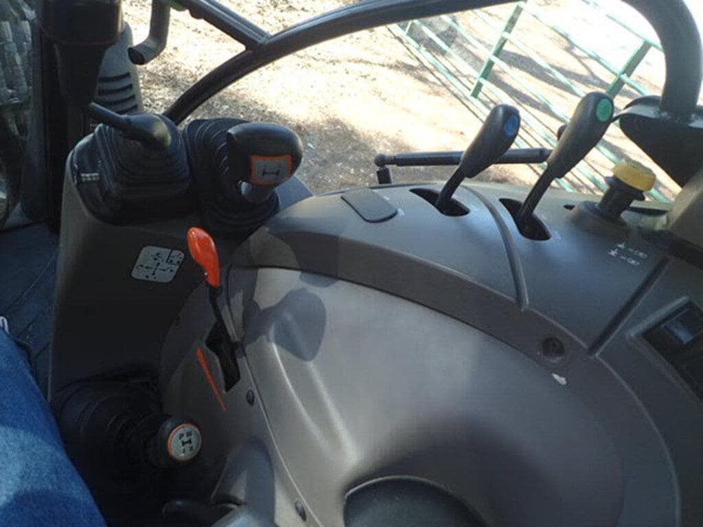 Tractor Zoom - Case IH Farmall 100C