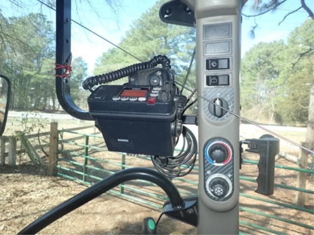 Tractor Zoom - Case IH Farmall 100C