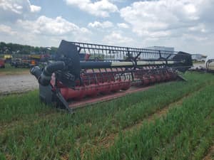 SOLD - Case IH 1020 Lot No. 48587 Harvesting with 25 ft | Tractor Zoom