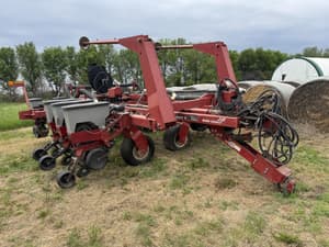 SOLD - Case IH 1200 Lot No. 8707 Planting with 12 Rows | Tractor Zoom