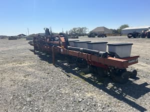 SOLD - Case IH 1200 Lot No. 160549 Planting with 12 Rows | Tractor Zoom