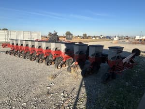 SOLD - Case IH 1200 Lot No. 307 Planting with 12 Rows | Tractor Zoom