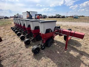 SOLD - Case IH 1200 Lot No. 33 Planting with 8 Rows | Tractor Zoom