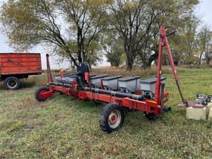 SOLD - Case IH 1200 Lot No. 6477 Planting with 8 Rows | Tractor Zoom
