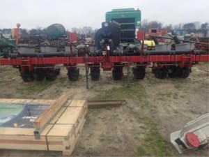 Case IH 1210 Lot No. 7723 Planting For Sale with 8 Rows | Tractor Zoom