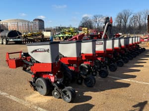 Case IH 1235 Lot No. 5155 Planting For Sale with 12 Rows | Tractor Zoom