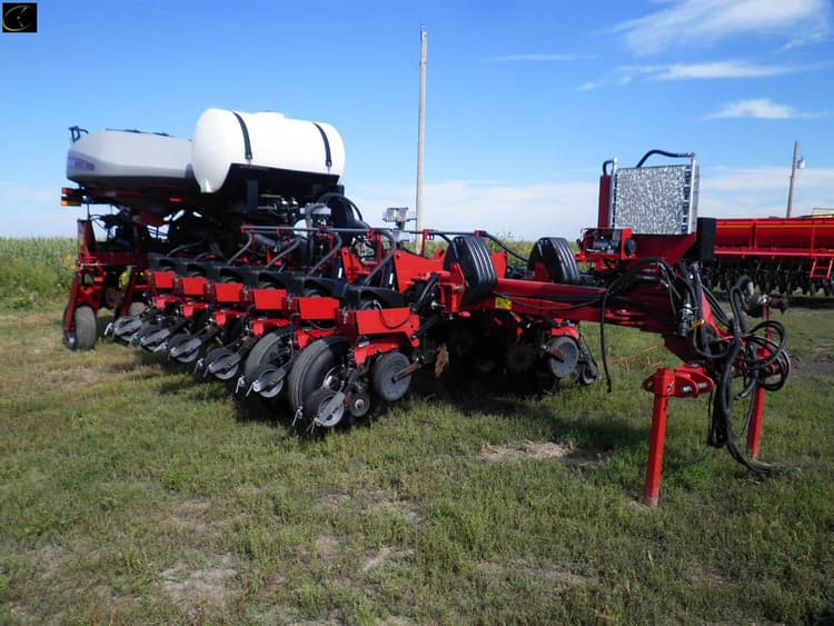 SOLD - Case IH 1255 Planting Planters | Tractor Zoom