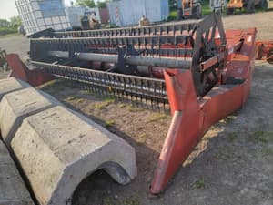 SOLD - Case IH 15' 820 flex head Harvesting with 15 ft | Tractor Zoom