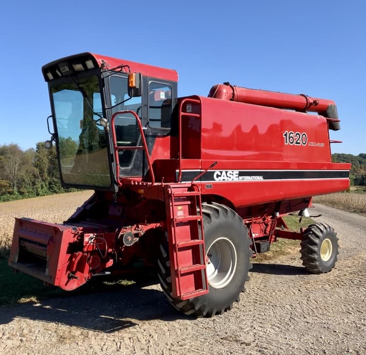 SOLD - Case IH 1620 Combines Other | Tractor Zoom