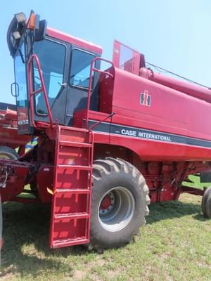 SOLD - Case IH 1640 Lot No. 290 Combines with 3,158 Hrs | Tractor Zoom