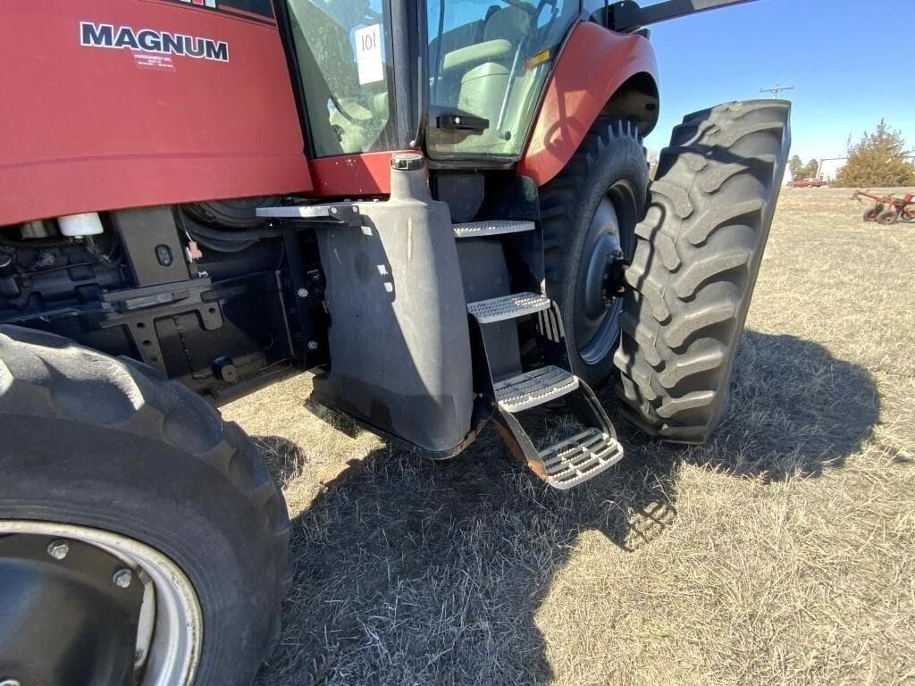Case IH Magnum 215 Tractors 175 to 299 HP for Sale | Tractor Zoom