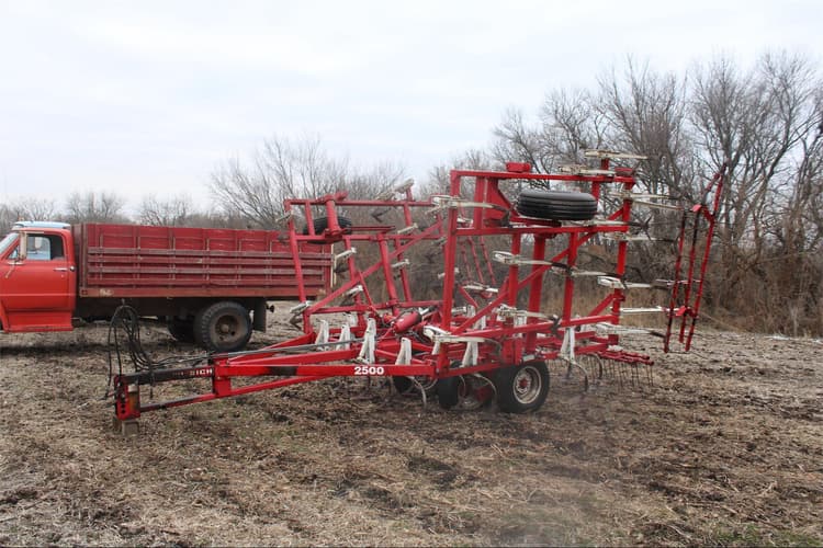 Case IH 2500B Tillage Rippers for Sale | Tractor Zoom