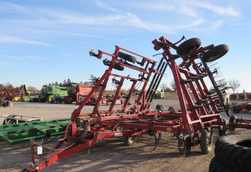 SOLD - Case IH 4800 Tillage with 28 ft | Tractor Zoom