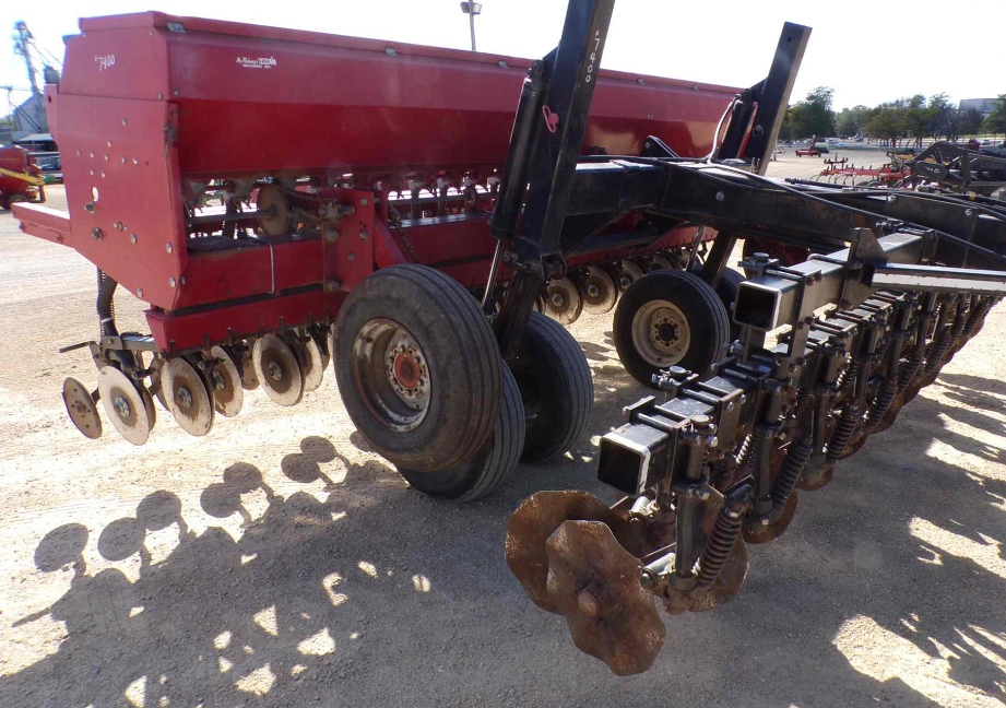 SOLD - Case IH 5200 Planting with --- In | Tractor Zoom