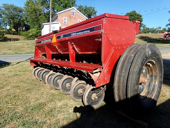 SOLD - Case IH 5300 Planting with 7 In | Tractor Zoom