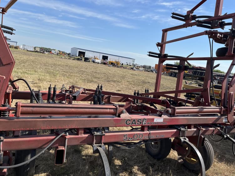 Case IH 5600 Tillage Chisel Plows for Sale | Tractor Zoom