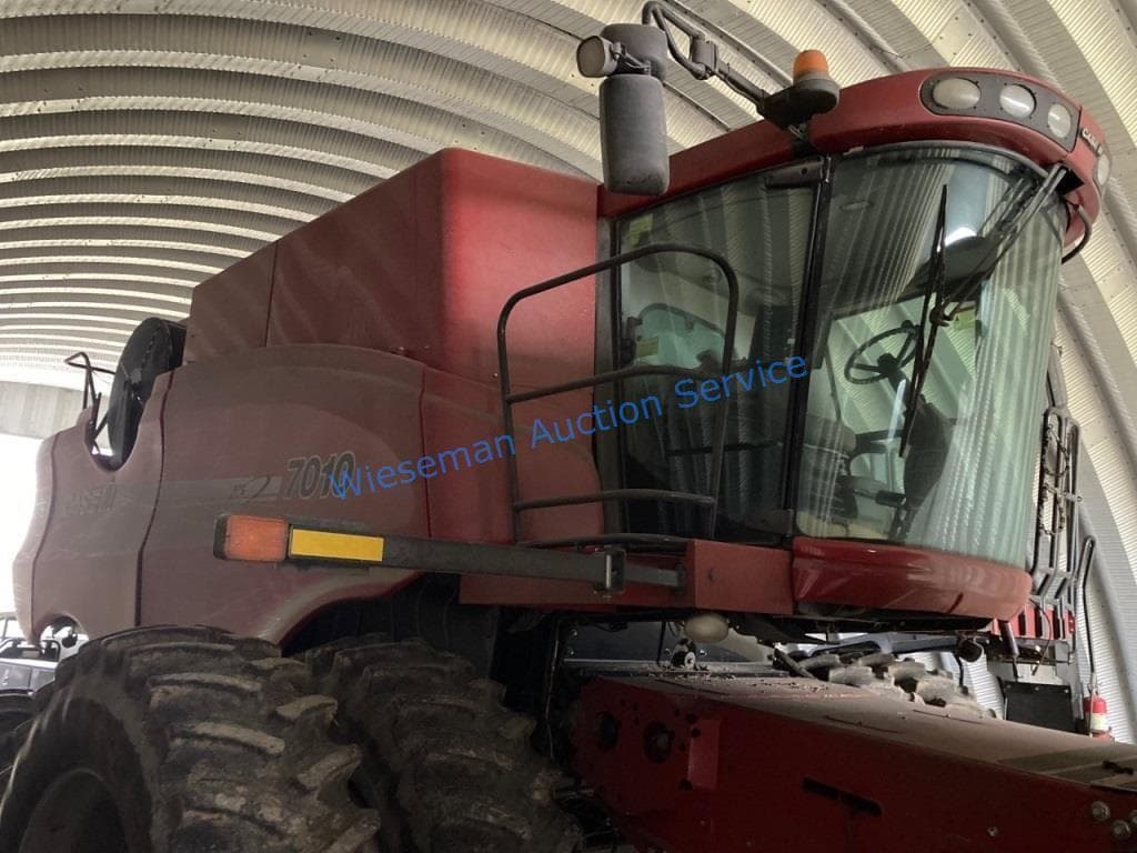 Case IH 7010 Combines Class 7 for Sale | Tractor Zoom