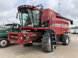 SOLD - Case IH 7010 Combine Combines with 3,405 Hrs | Tractor Zoom