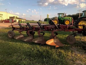 SOLD - Case IH 7500 Stock No. 128168 Tillage with 4 Bottoms | Tractor Zoom