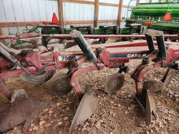 Case IH 7500 Tillage Plows for Sale | Tractor Zoom