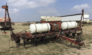 SOLD - Case IH 800 Cyclo Air Planting with 8 Rows | Tractor Zoom