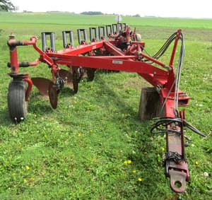 SOLD - Case IH 800 Lot No. 36 Tillage with 9 Bottoms | Tractor Zoom