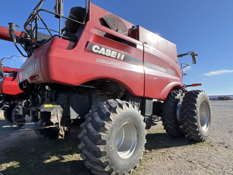 2015 Case IH 8240 Combines Class 8 for Sale | Tractor Zoom