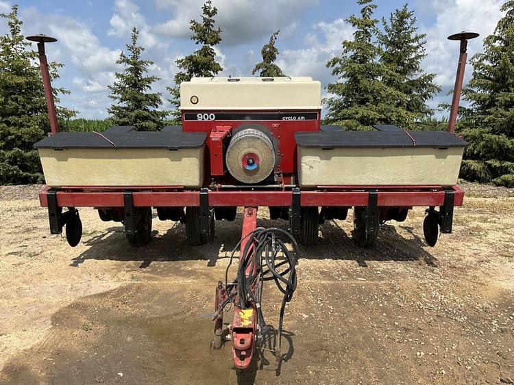 SOLD - Case IH 900 Cyclo Air Planting Planters | Tractor Zoom
