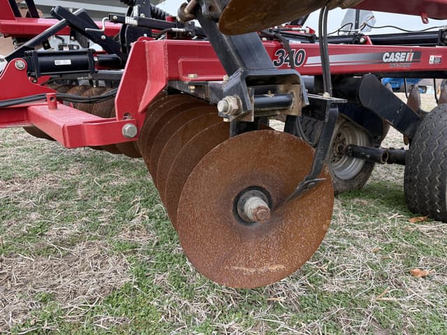 Case IH RMX340 Lot No. 17 Tillage For Sale with 28 ft | Tractor Zoom