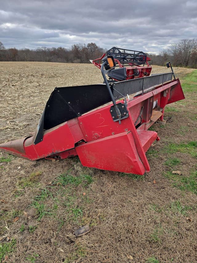 Case IH 1063 Lot No. 79215 Harvesting For Sale with 6 Rows | Tractor Zoom