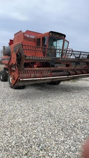 SOLD - Case IH 1480 Lot No. 172 Combines with 5,650 Hrs | Tractor Zoom