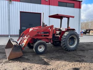 SOLD - Case International 695 2WD Tractor Tractors with 3,733 Hrs ...