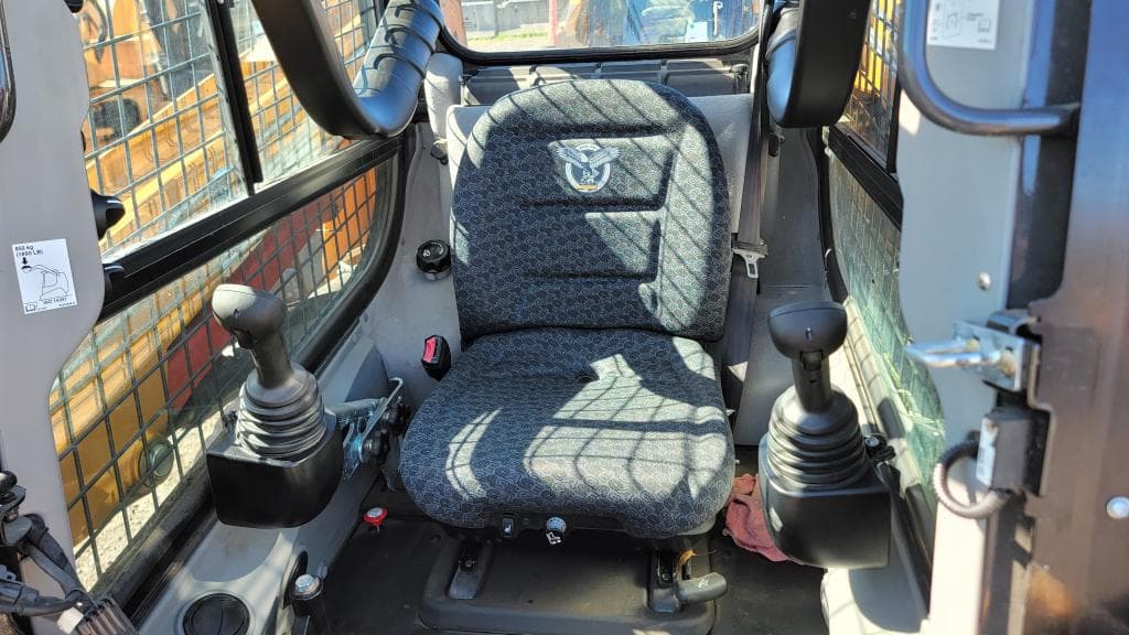 Case TR270B Construction Compact Track Loaders for Sale | Tractor Zoom