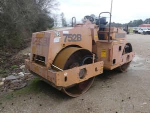 SOLD - Case 752B Lot No. 1214 Construction with 2,471 Hrs | Tractor Zoom