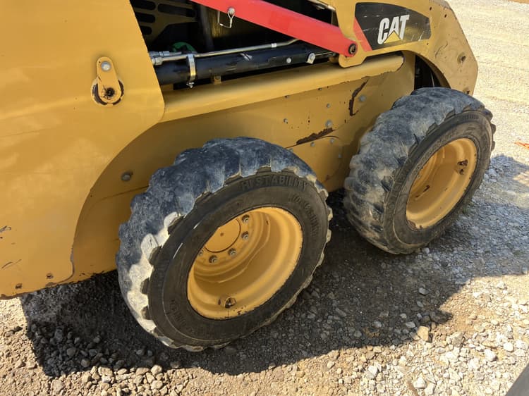 Caterpillar 226B Construction Skid Steers for Sale | Tractor Zoom