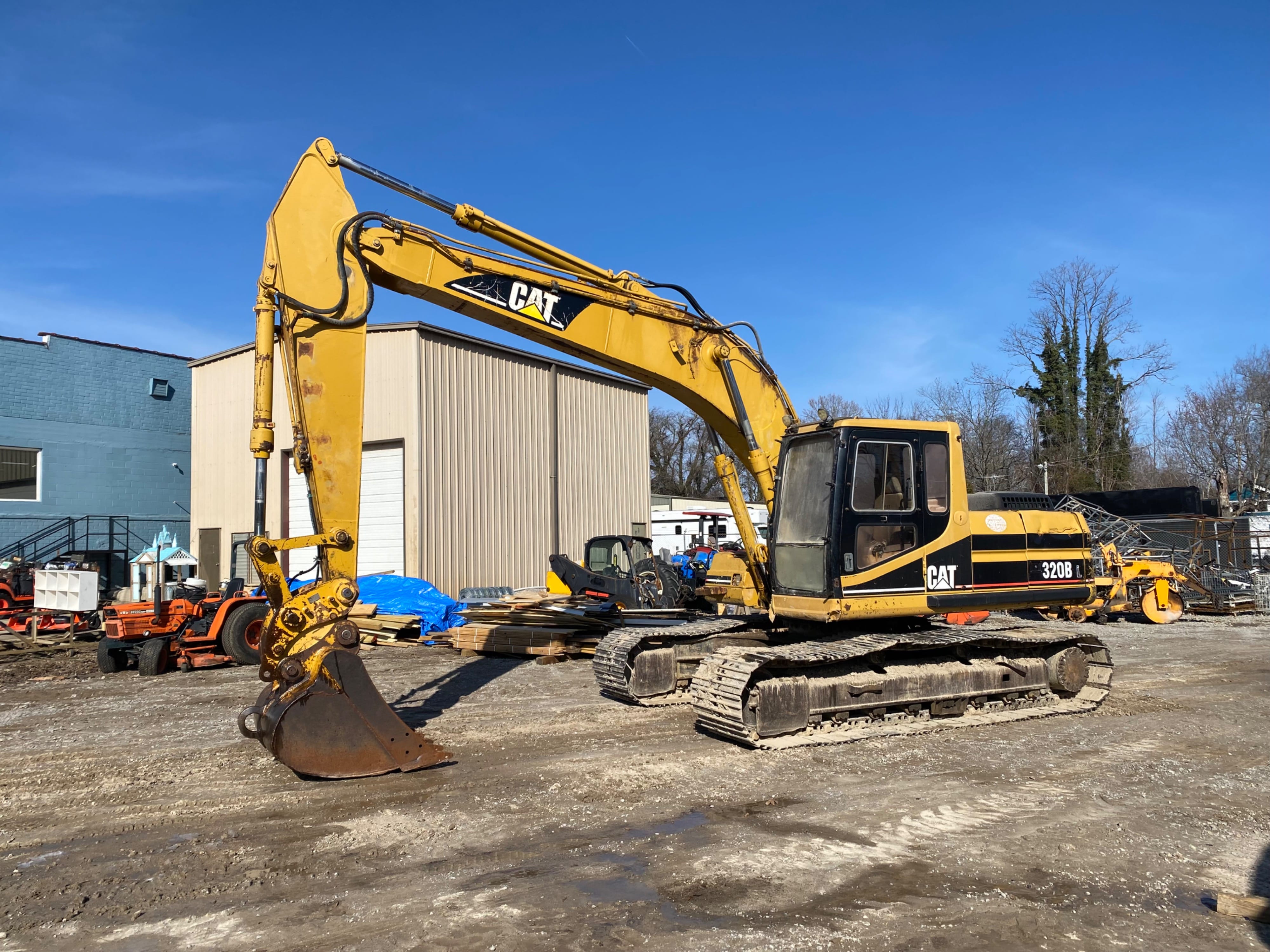 SOLD - Caterpillar 320BL Construction Excavators | Tractor Zoom