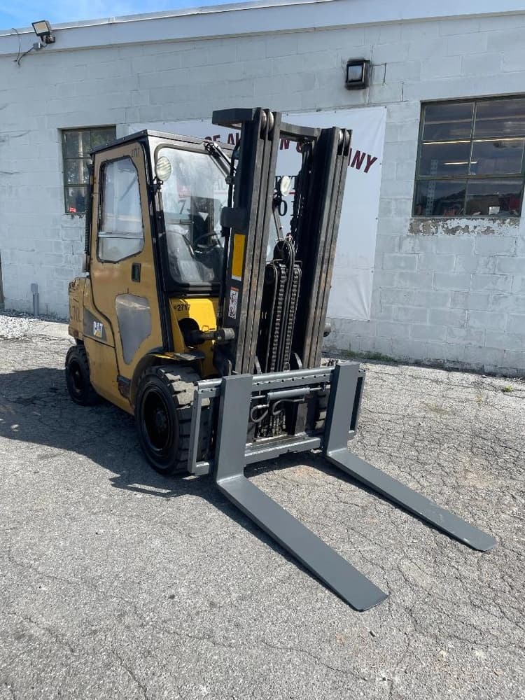 SOLD - Caterpillar P6000 Construction Forklifts | Tractor Zoom