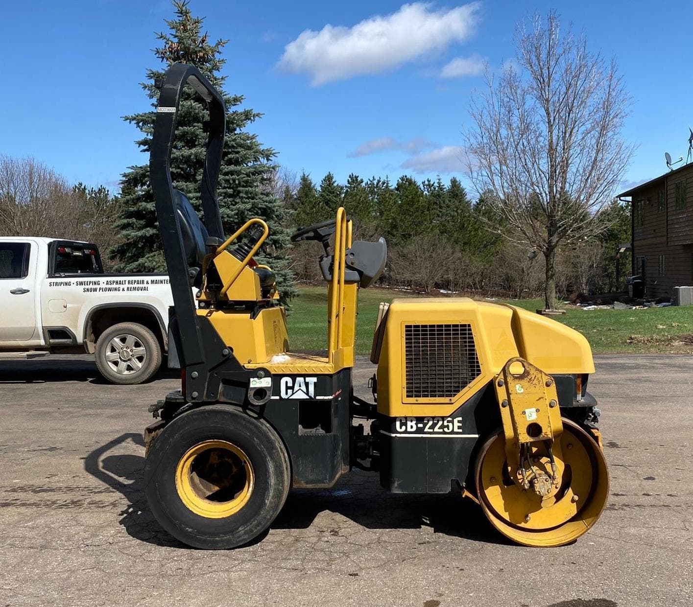 Caterpillar CB-225E Construction Drum Rollers for Sale | Tractor Zoom