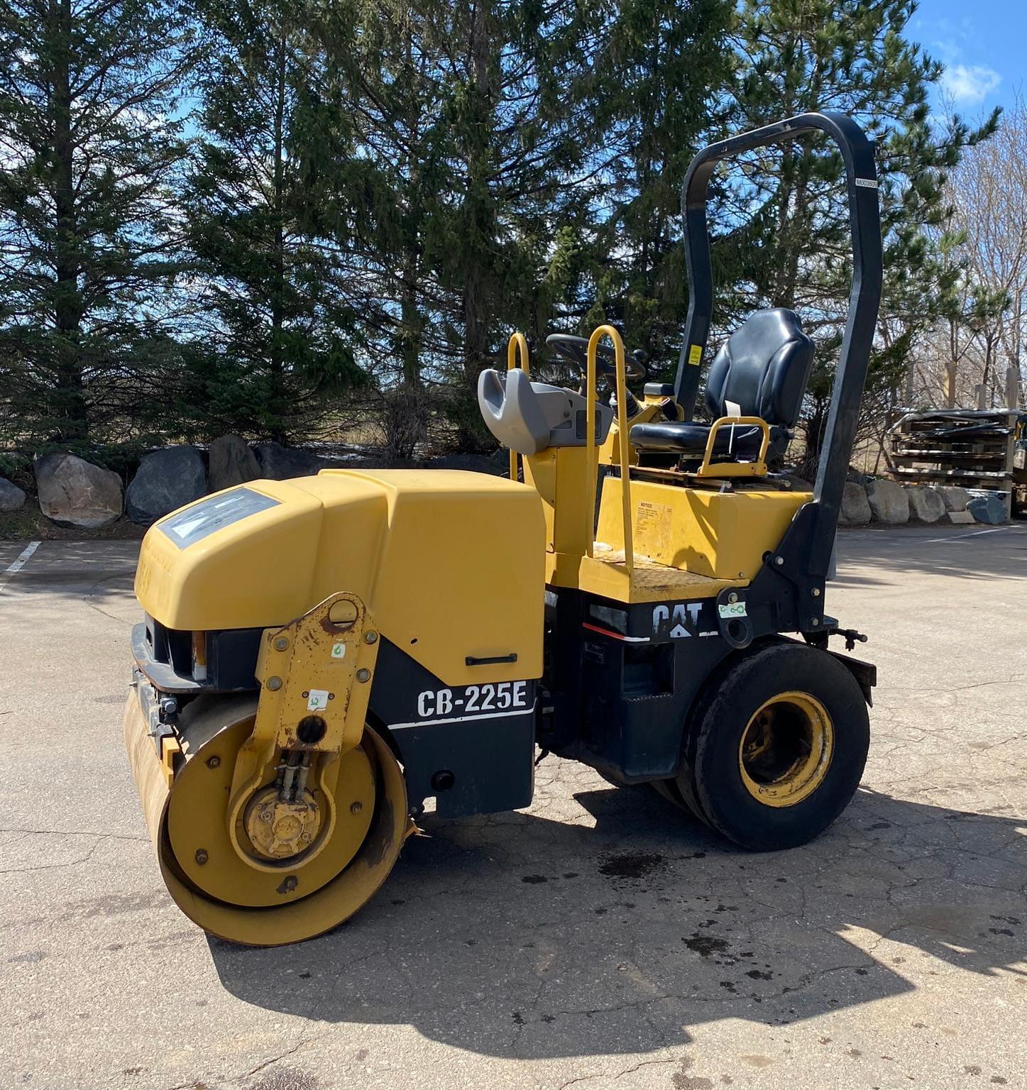 Caterpillar CB-225E Construction Drum Rollers for Sale | Tractor Zoom