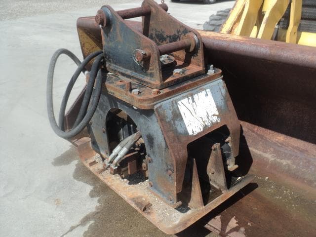 SOLD - Caterpillar CVP40 Construction Attachments | Tractor Zoom