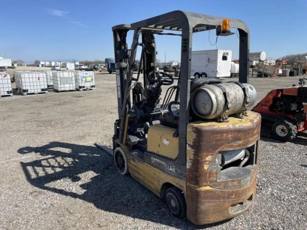 Caterpillar GC18K Other Equipment Lifts for Sale | Tractor Zoom